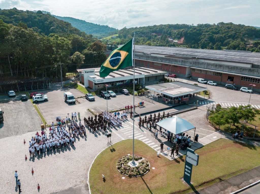 Karsten e o amor à Pátria - Distinção