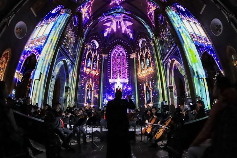 Catedral de Luz, espetáculo de rara beleza em Curitiba - Distinção